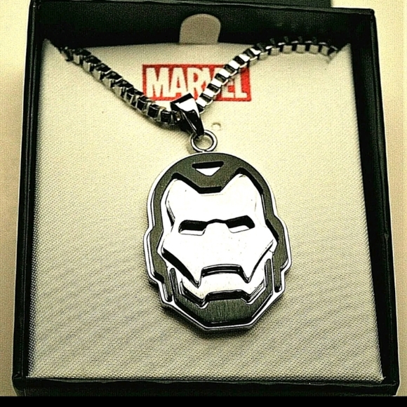 Marvel | Accessories | Marvel Comics Iron Man 3d Mask Ss Necklace ...